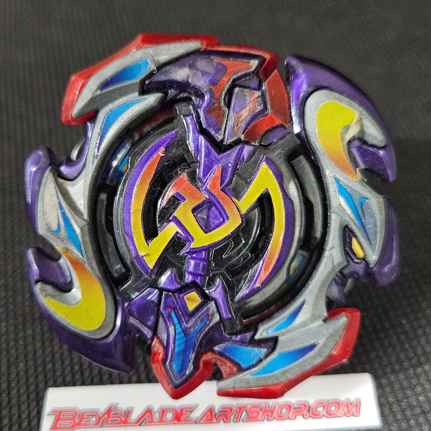 Right Artemis Mugen – Beyblade Art Shop